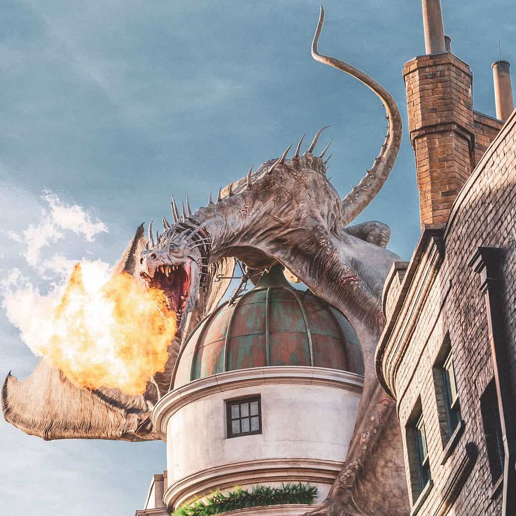 Universal Studios Posts - Red the Traveler